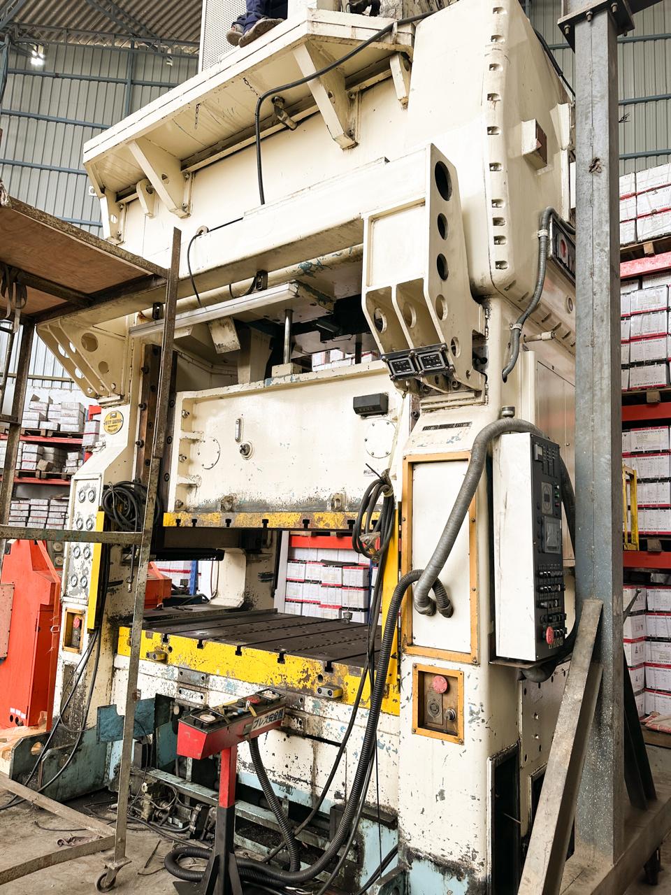 AMADA JAPAN MODEL : SW-200 – Marvel Machinery